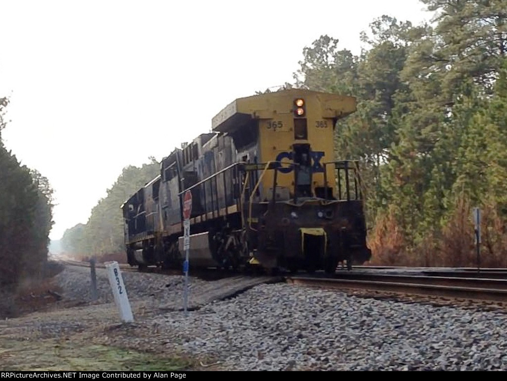 Damaged CSX AC44CW 365